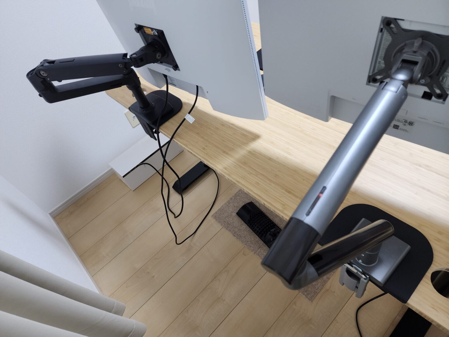 快適ワーク DA112をレビュー｜スマートなデザインが好印象なモニターアーム - オアシスログ